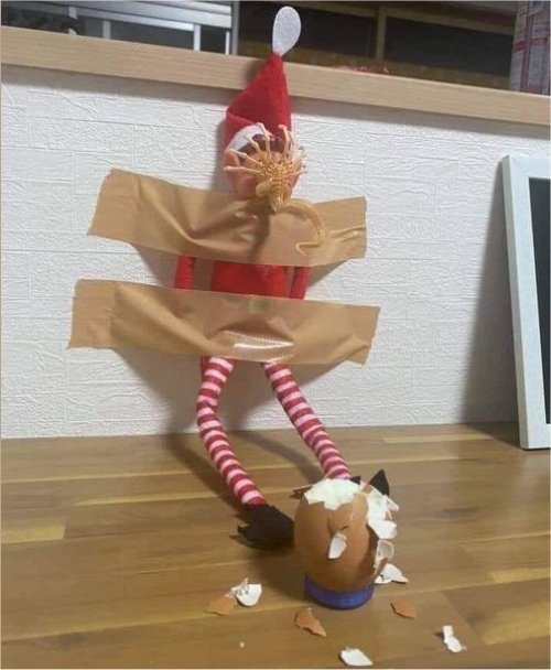 Random Photo: A Christmas Elf Hug - MajorGeeks