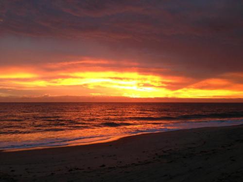 It's cold out - think warm thoughts with these sunrise photos (11 ...