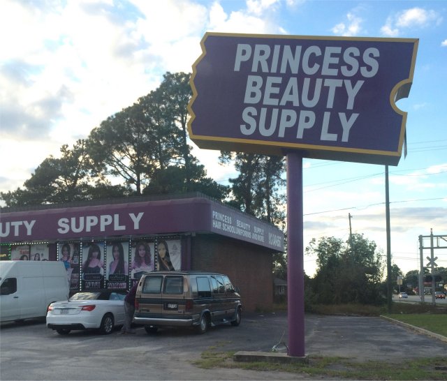 Random Photo: A beauty of a former Blockbuster - MajorGeeks